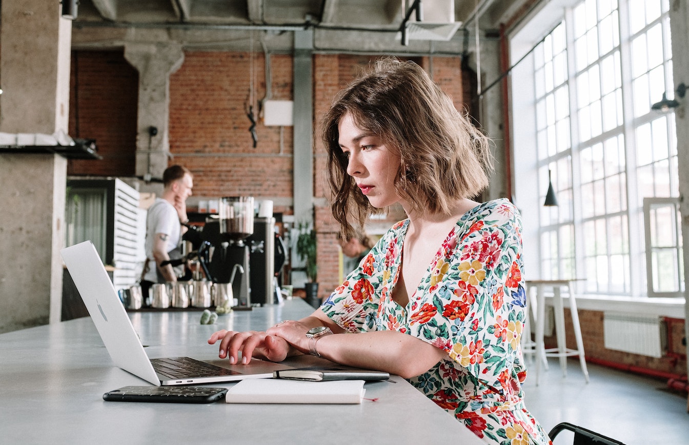 How to Minimize Security Risks of Working in Public & On Wi-Fi